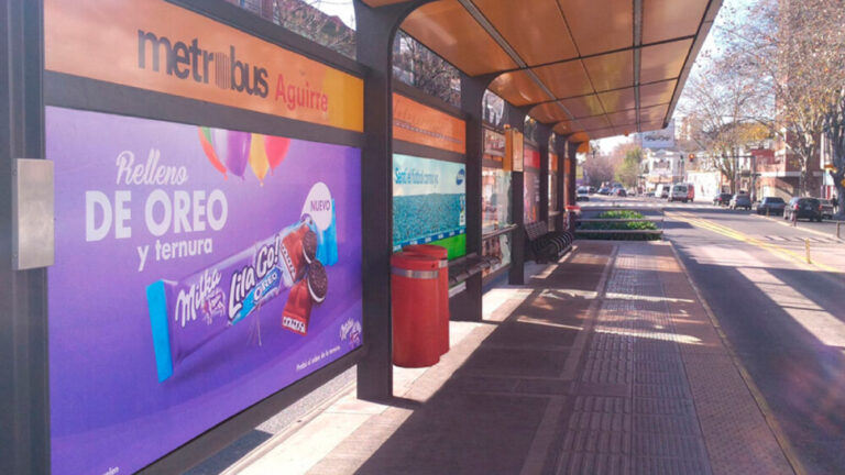 La guía definitiva para la publicidad en marquesinas — Letreros Perú